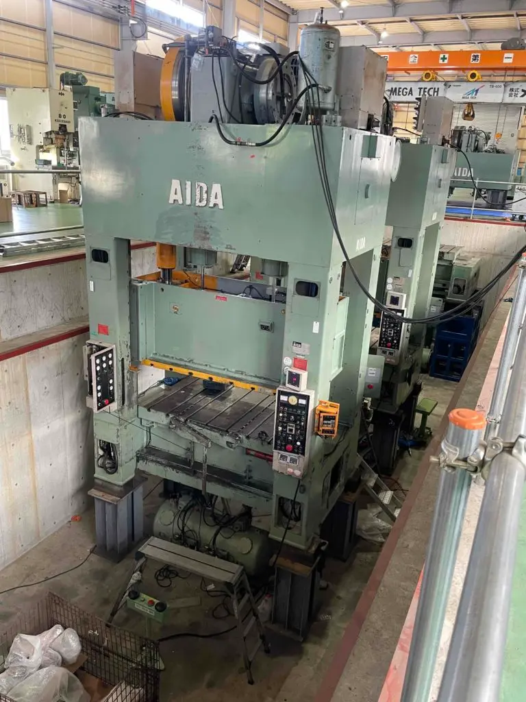 AIDA SMX-S2-300M(2) เครื่องเพรส มือสองในญี่ปุ่น | เมก้าเทค